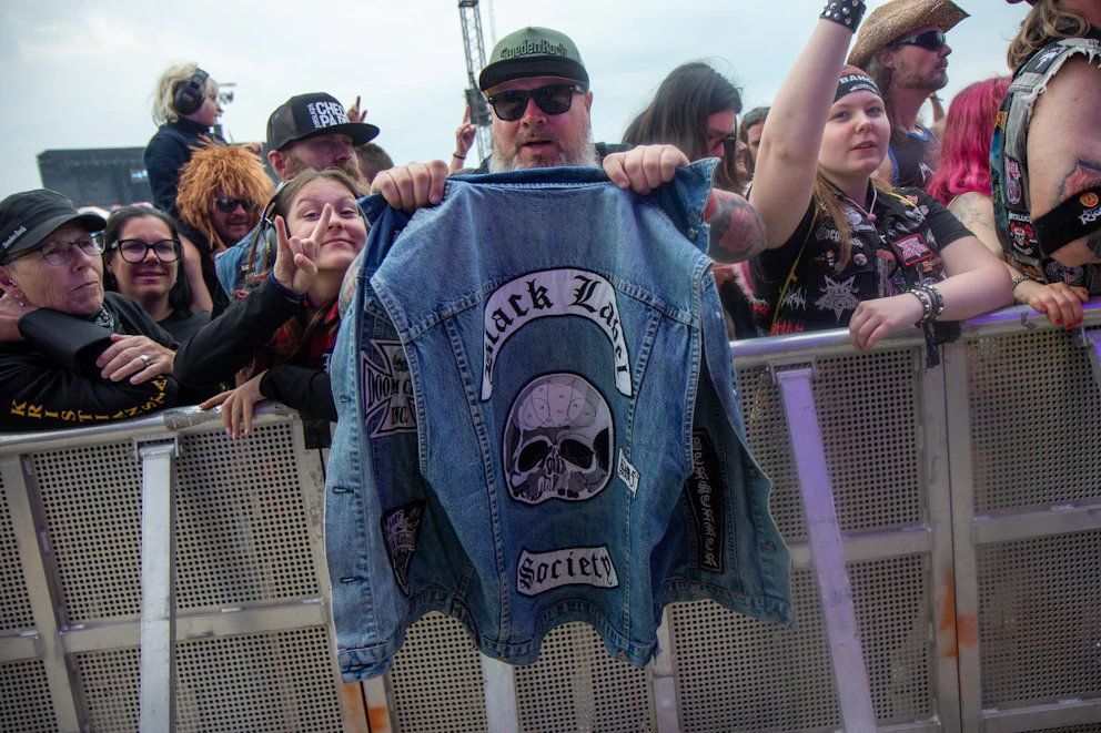 BILDEXTRA: Publik, artister och band på Sweden Rock Festival 2026 | SVT ...