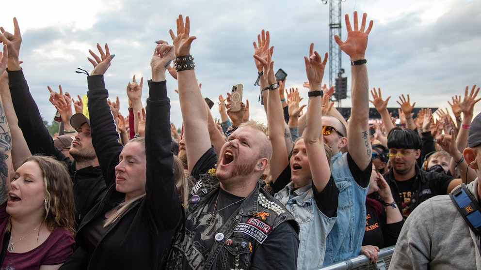 BILDEXTRA: Publik, artister och band på Sweden Rock Festival 2024 | SVT Nyheter