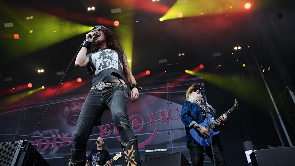 BILDEXTRA: Publik, artister och band på Sweden Rock Festival 2024 | SVT Nyheter