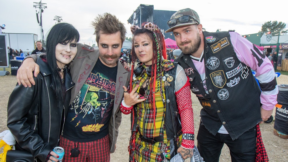 BILDEXTRA: Publik, artister och band på Sweden Rock Festival 2024 | SVT Nyheter