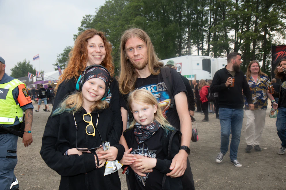 BILDEXTRA: Publik, artister och band på Sweden Rock Festival 2026 | SVT ...