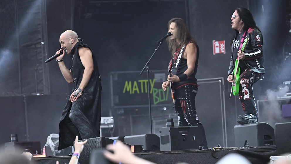 BILDEXTRA: Publik, artister och band på Sweden Rock Festival 2024 | SVT Nyheter