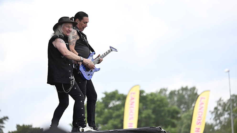 BILDEXTRA: Publik, artister och band på Sweden Rock Festival 2024 | SVT Nyheter