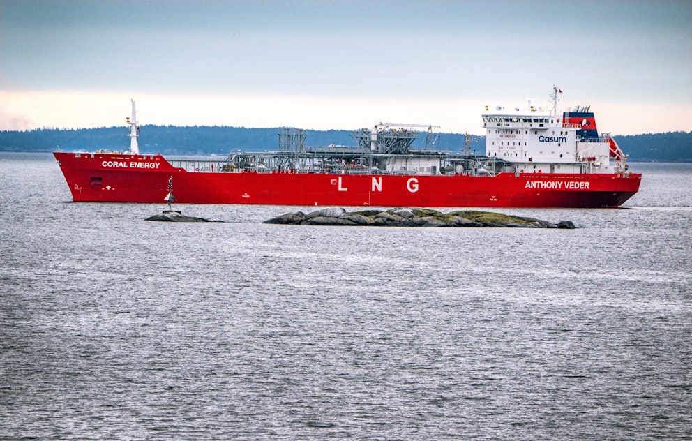 Fartyg med rysk gas har lagt till i Nynäshamn – Senaste nytt om kriget ...