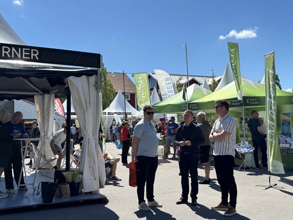 Folkfest i Motala – se fredagens rapportering | SVT Nyheter